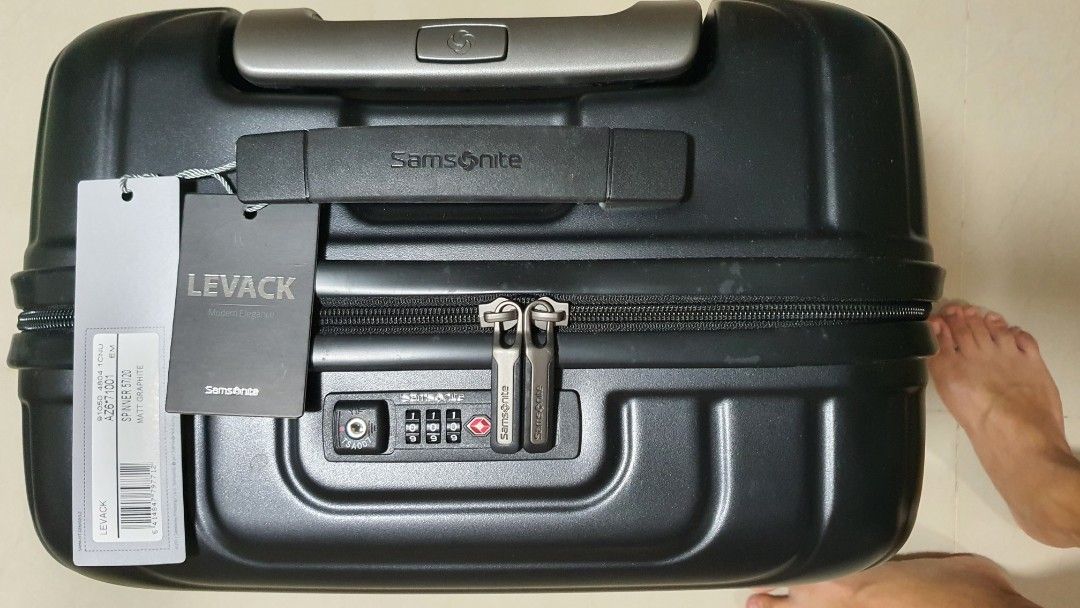 samsonite levack 57/20 spinner luggage, Hobbies & Toys, Travel, Luggage ...