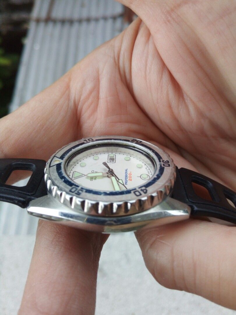Seiko Small Divers Quartz Watch, Men's Fashion, Watches & Accessories ...