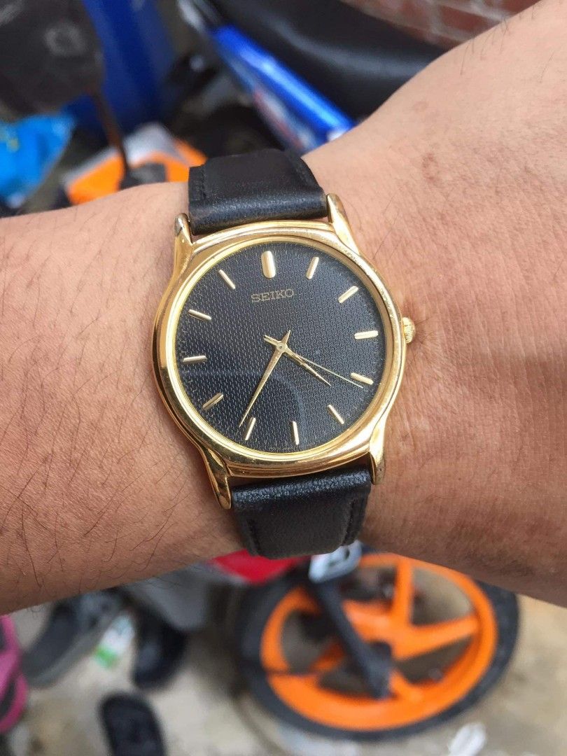 Seiko V701-A100, Men's Fashion, Watches & Accessories, Watches on Carousell