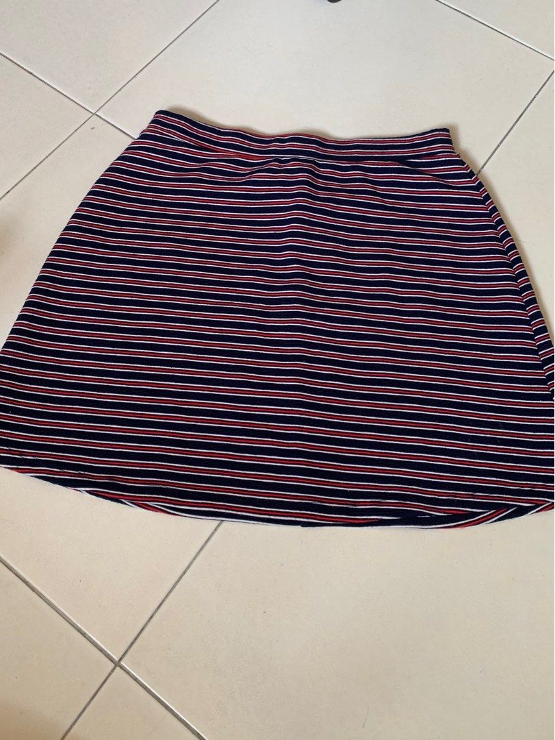 Horizontal Line Skrit, Women's Fashion, Bottoms, Skirts on Carousell