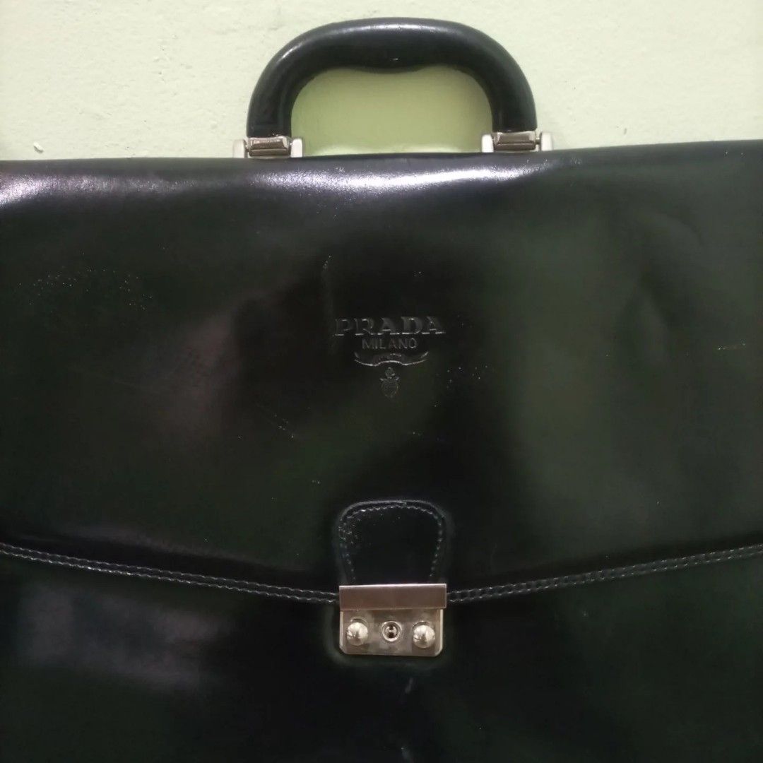 Tas kulit prada milano, Barang Mewah, Tas & Dompet di Carousell