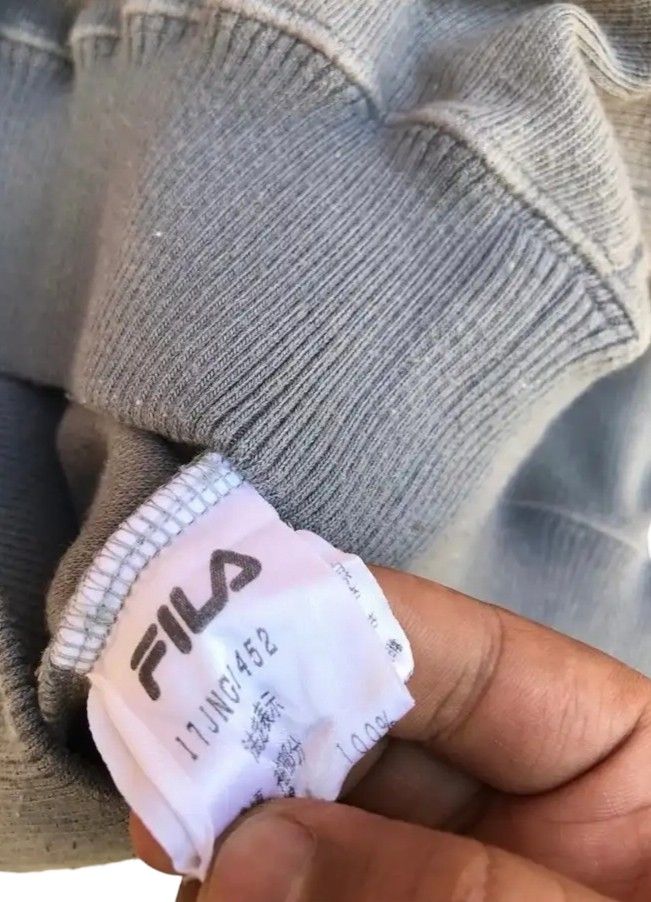 Vintage Fila Small Logo, Men's Fashion, Activewear on Carousell