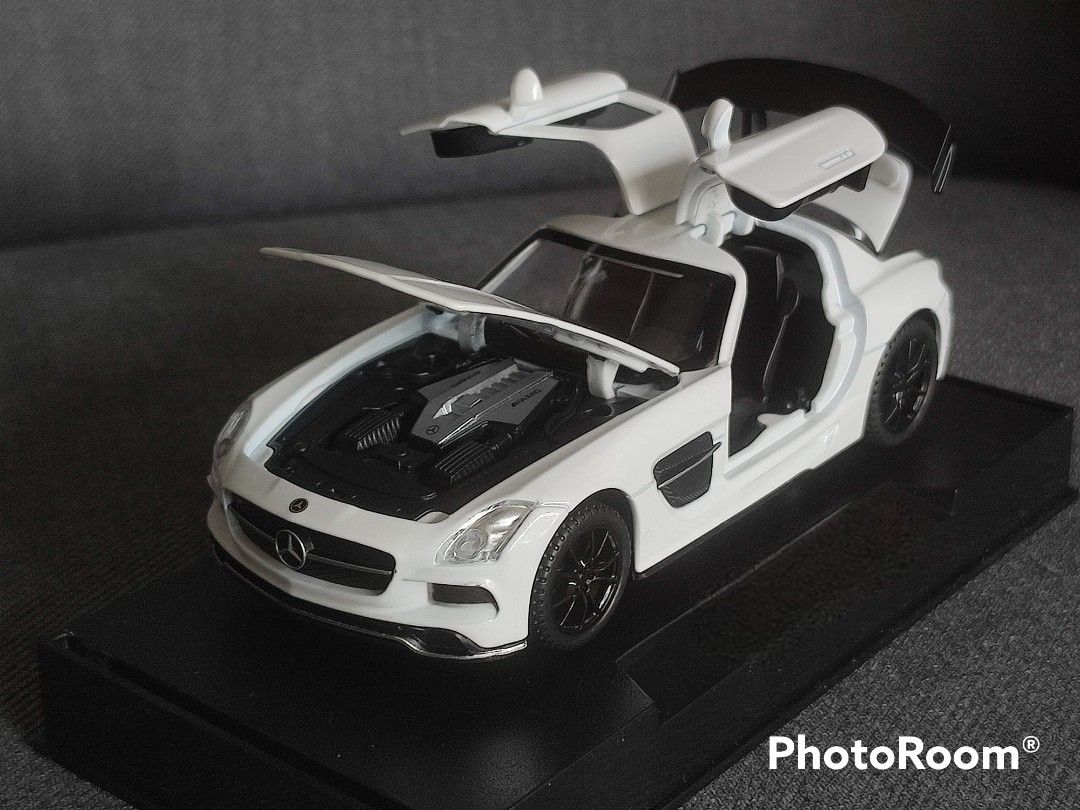 1:32 Mercedes-Benz SLS AMG, Hobbies & Toys, Toys & Games on Carousell