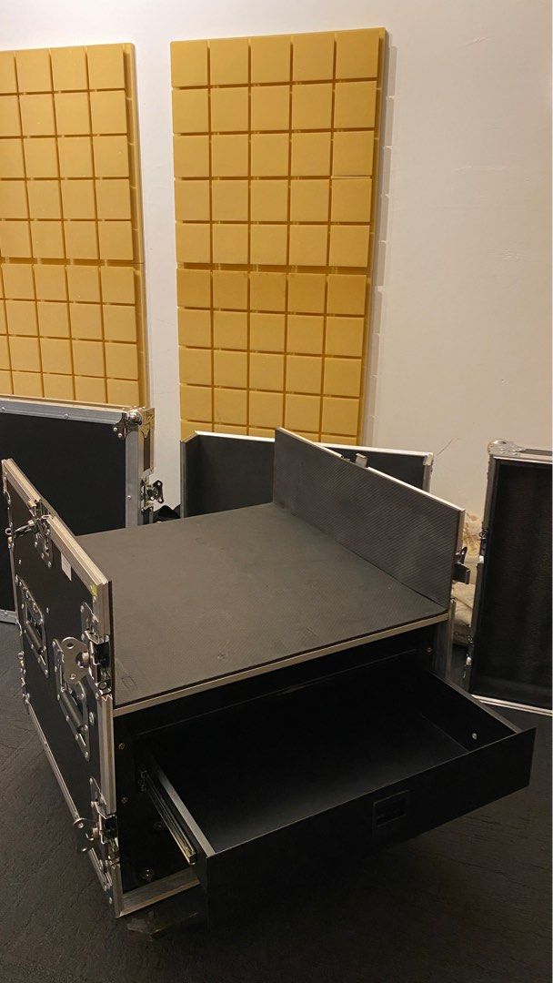 6U Custom Made Flight Case with power strip and drawer, Audio, Portable ...