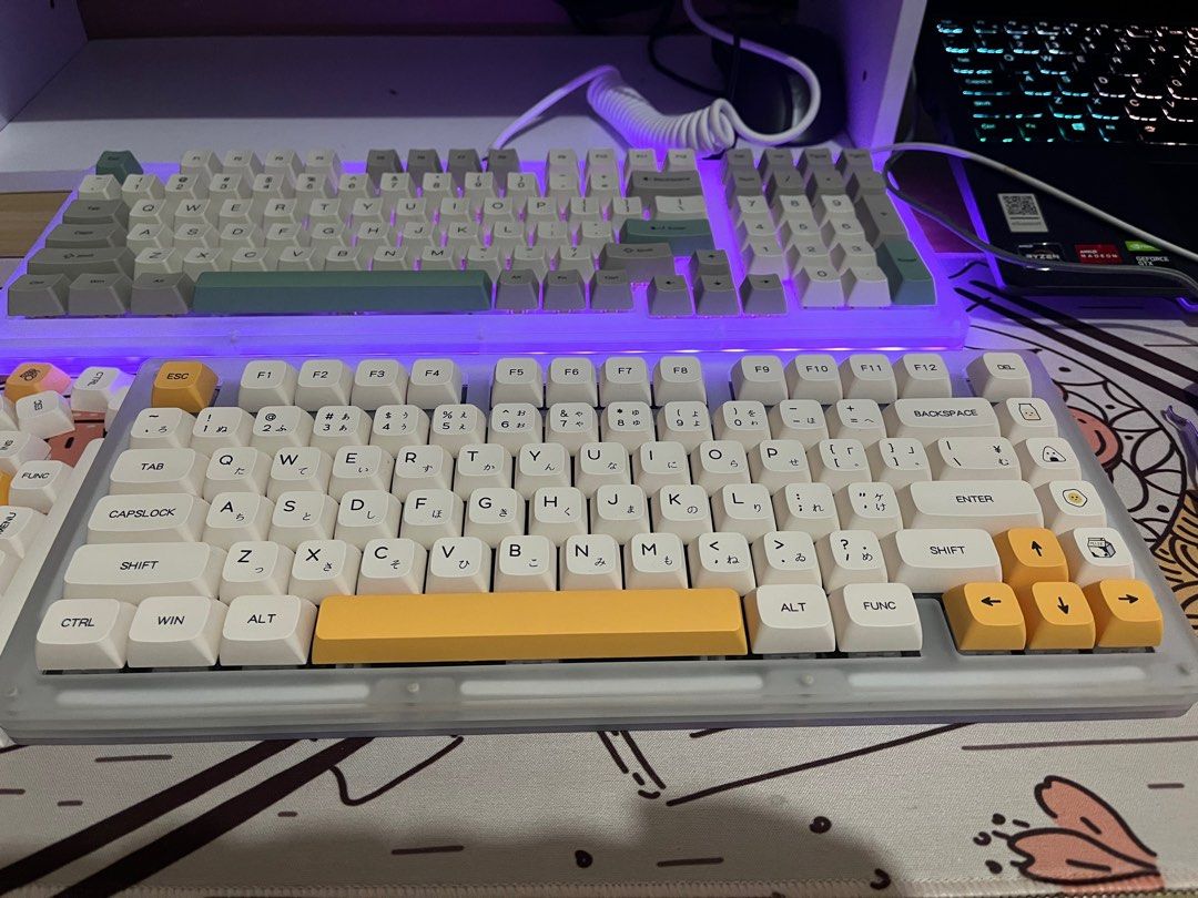 AKKO ACR81 / AKKO JELLY WHITE SWITCHES / HONEY BEE MILK XDA KEYCAPS ...