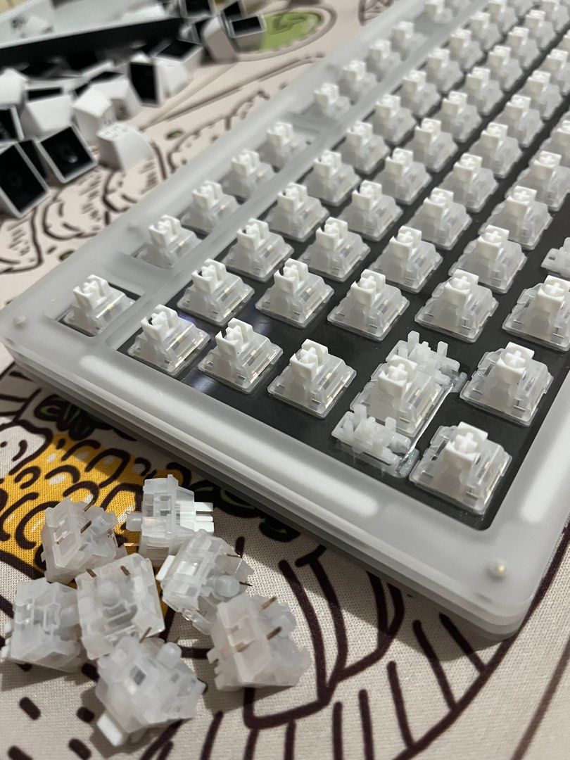 AKKO ACR81 / AKKO JELLY WHITE SWITCHES / HONEY BEE MILK XDA KEYCAPS ...