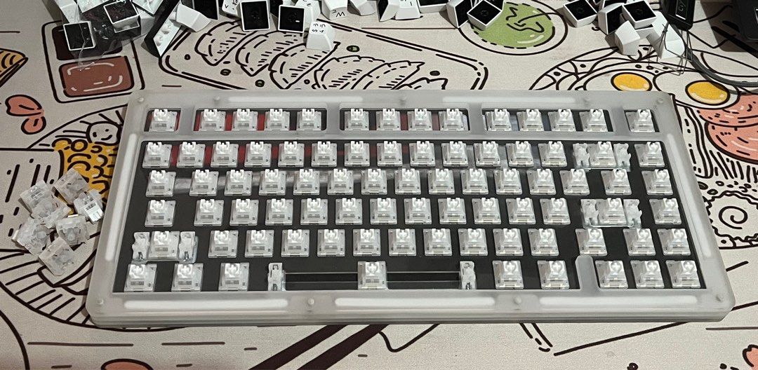 AKKO ACR81 / AKKO JELLY WHITE SWITCHES / HONEY BEE MILK XDA KEYCAPS ...