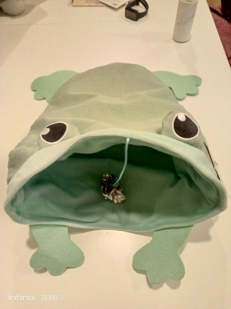 Anko Frog Cat House, Pet Supplies, Homes & Other Pet Accessories on ...