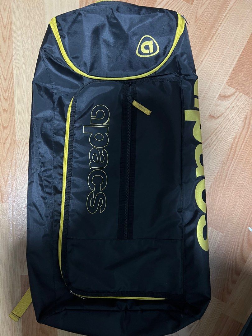 Apacs Badminton bag (yonex li ning victor mizuno), Sports Equipment ...