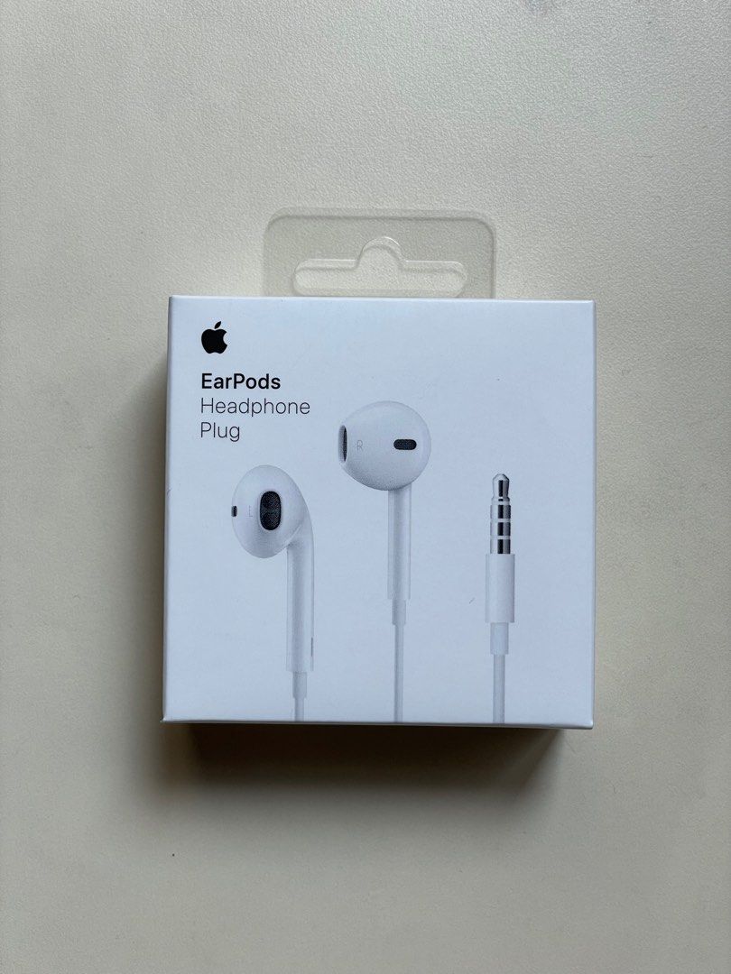 Apple EarPods brand new, Audio, Earphones on Carousell