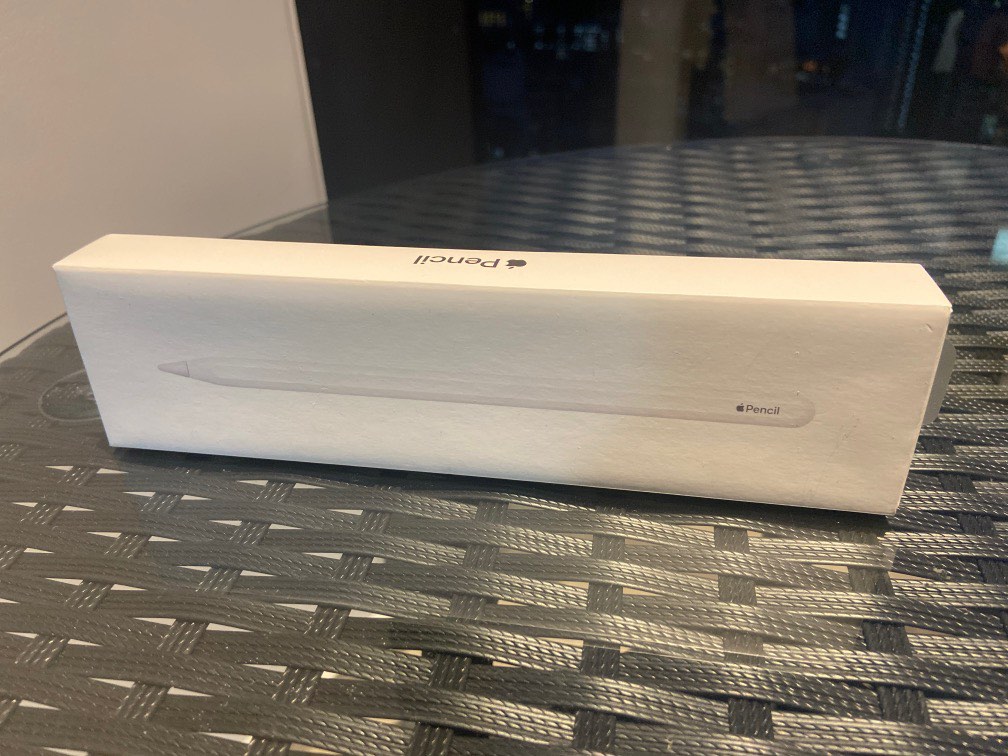Apple Pencil box, Mobile Phones & Gadgets, Tablets, iPad on Carousell