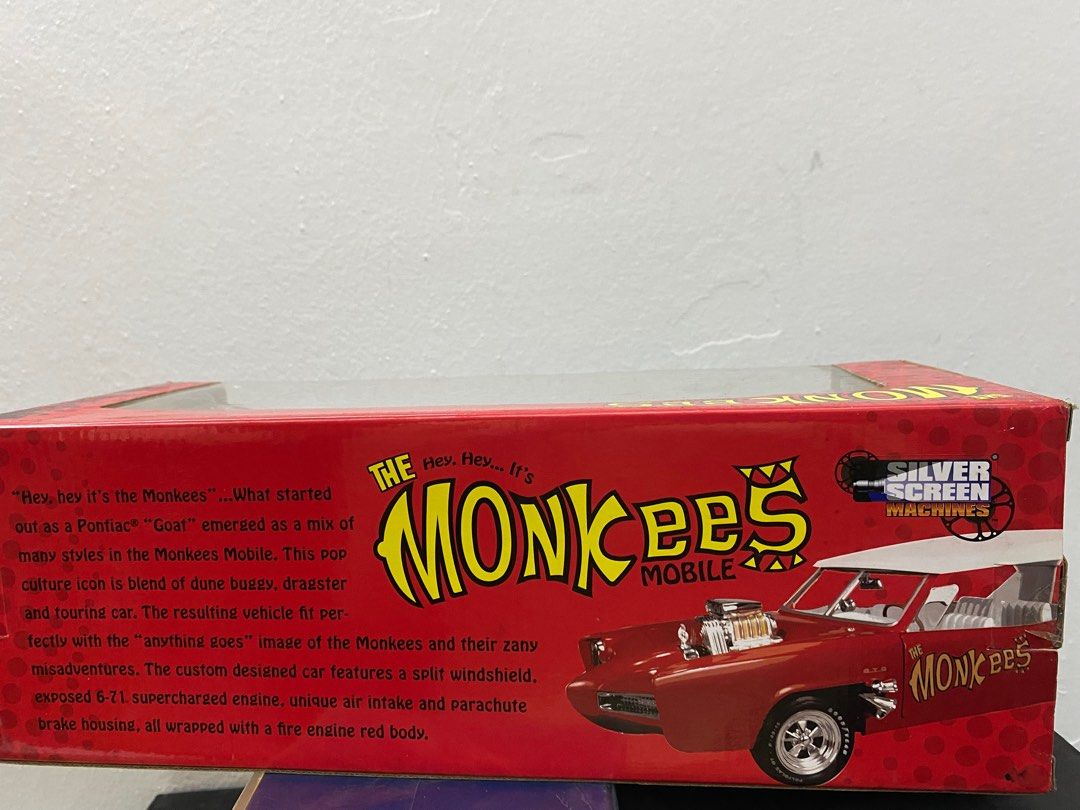 AutoWorld Pontiac GTO Convertible Monkee Mobile - The Monkees 1966 (1: ...