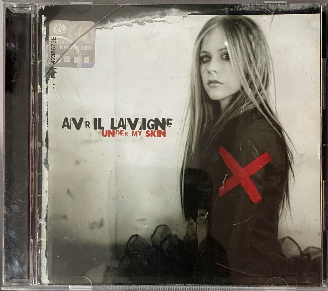 CD Avril Lavigne, Hobbies & Toys, Music & Media, CDs & DVDs on Carousell