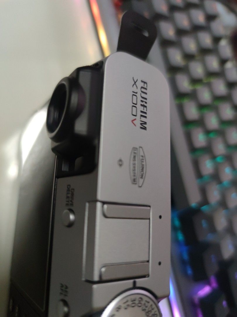Fujifilm X100V Shutter Count: 400, Photography, Cameras on Carousell