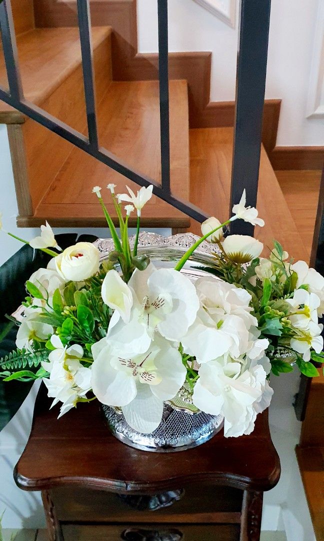 Gubahan bunga & dulang hantaran, Furniture & Home Living, Home Decor ...