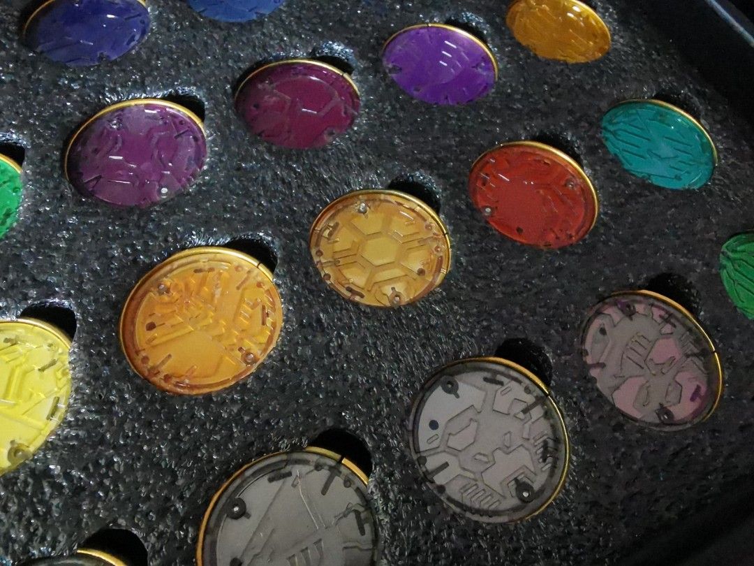 Kamen Rider OOO DX Medals + DX Taja Spinner, Hobbies & Toys, Toys ...