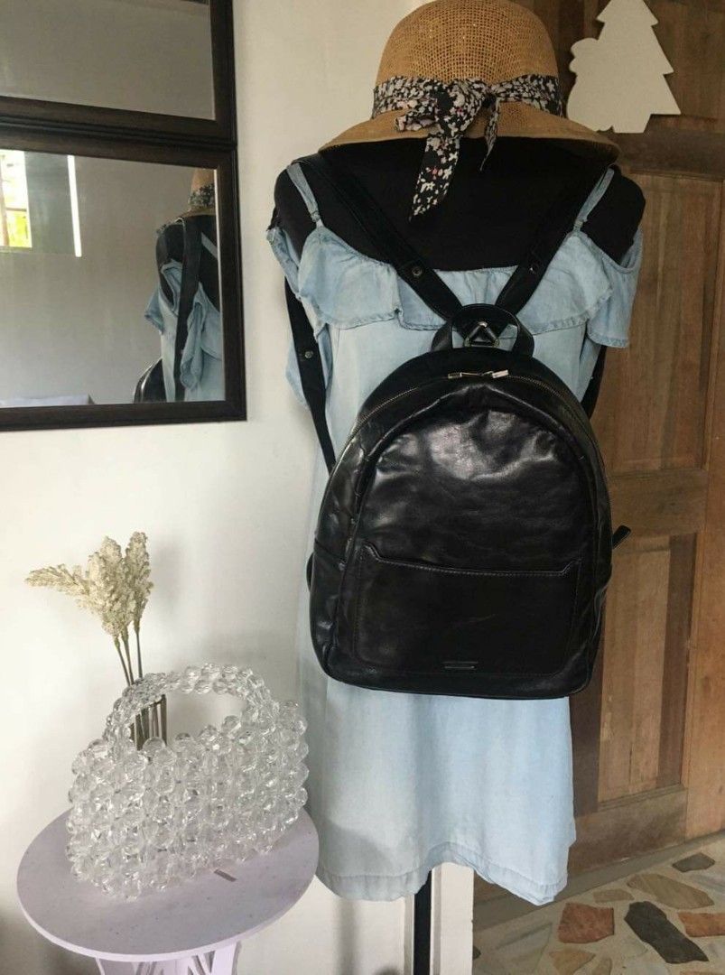 La pagayo backpack, Women's Fashion, Bags & Wallets, Backpacks on Carousell