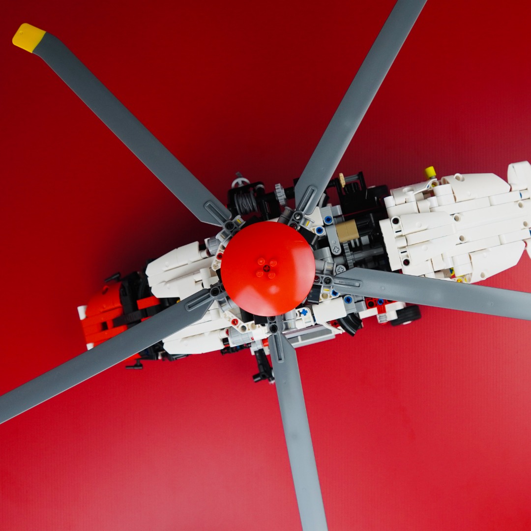 Lego 42145 - Airbus H175 Rescue Helicopter (Free Gift), Hobbies & Toys ...