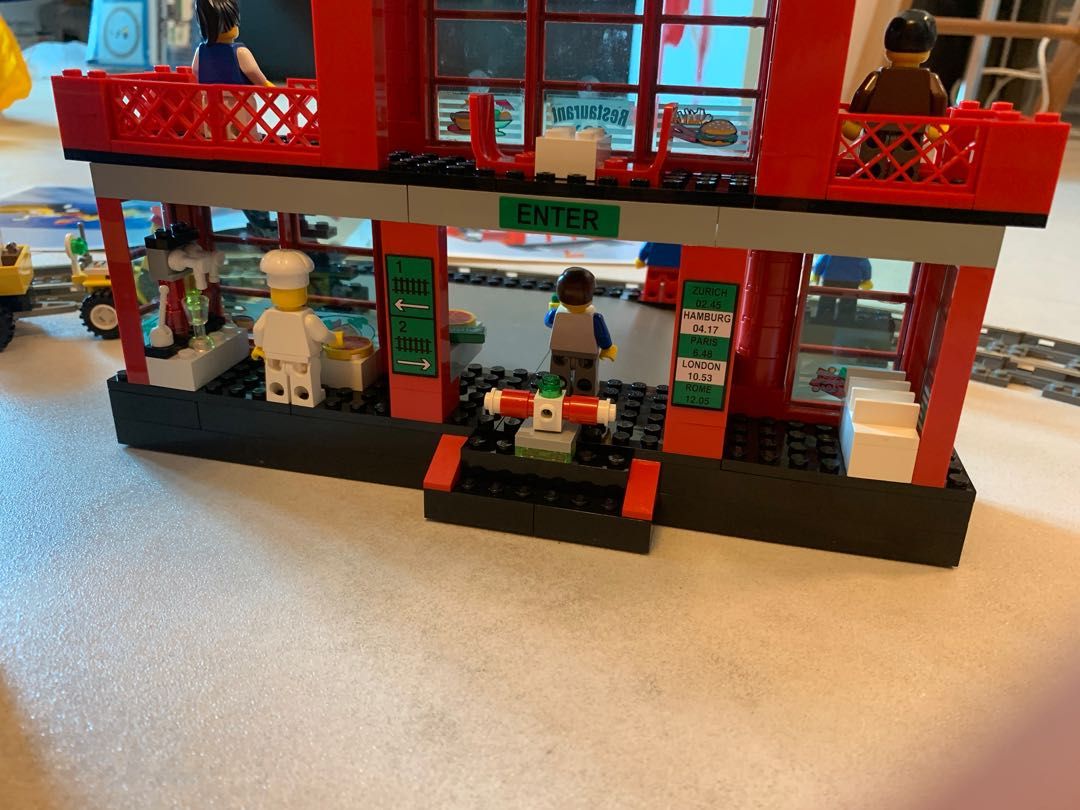 Lego System 4556 Train Station, 興趣及遊戲, 玩具 & 遊戲類 - Carousell