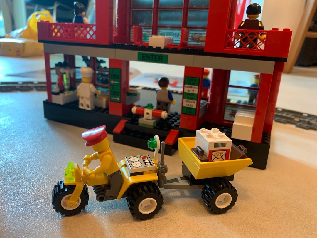 Lego System 4556 Train Station, 興趣及遊戲, 玩具 & 遊戲類 - Carousell