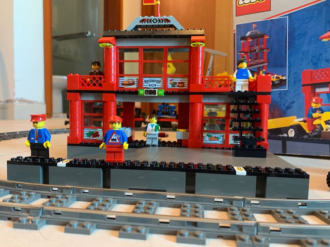 Lego System 4556 Train Station, 興趣及遊戲, 玩具 & 遊戲類 - Carousell