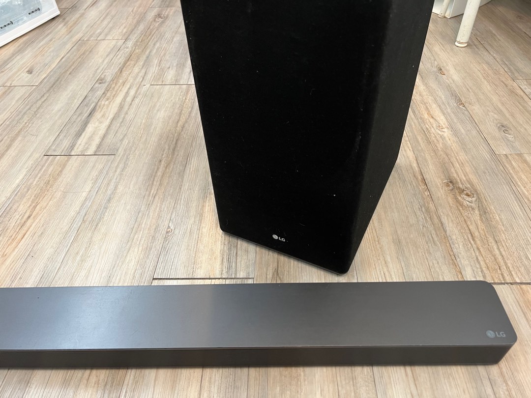 LG Sound Bar model No.SK8, 音響器材, Soundbar、揚聲器、藍牙喇叭、耳擴 - Carousell