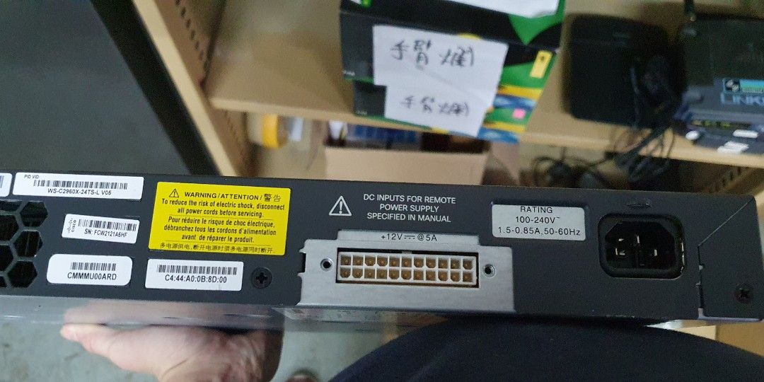 CISCO Catalyst C2960x 24 port router switch, 電腦＆科技, 商務用科技產品 - Carousell