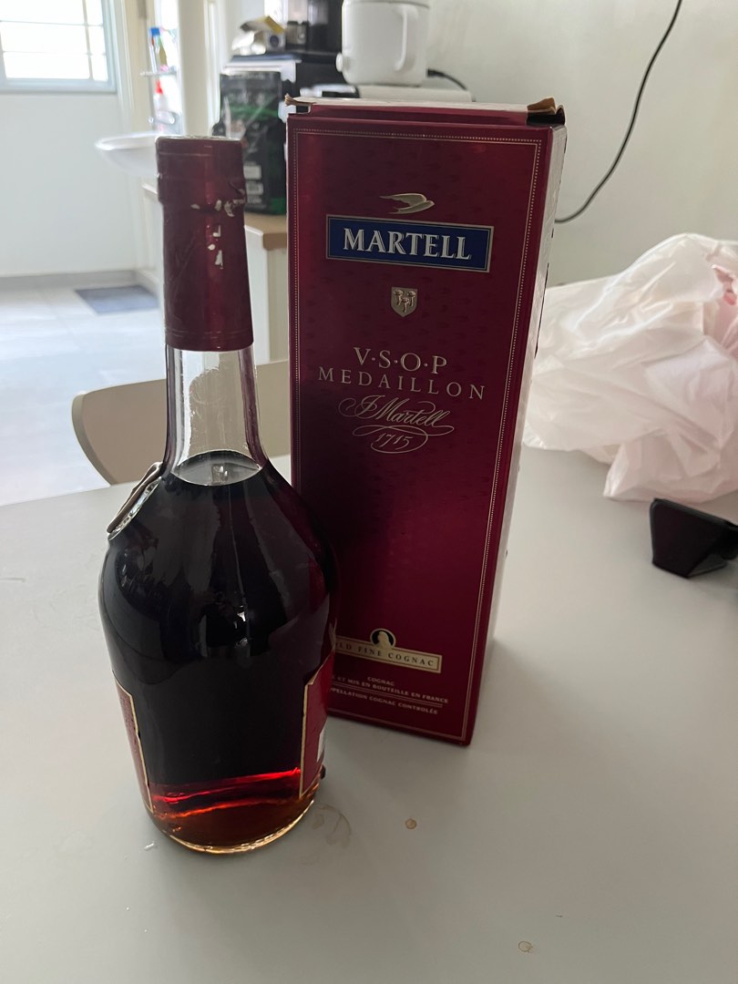 MARTELL VSOP MEDALLION 1715, Food & Drinks, Alcoholic Beverages on Carousell