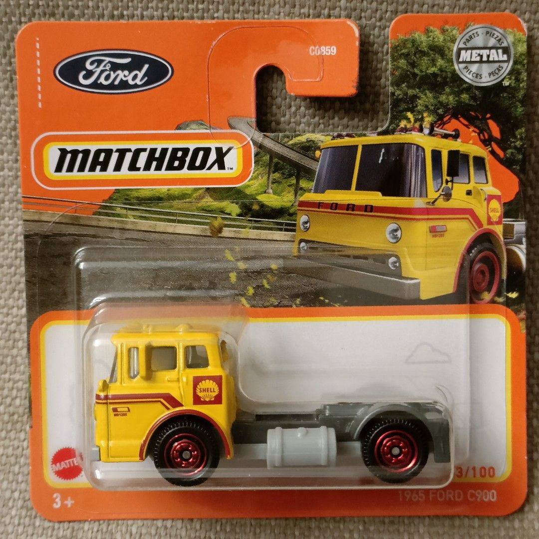 Matchbox 1965 Ford C900 / 2003 Nissan 350Z / 2018 Toyota Hilux / MBX ...