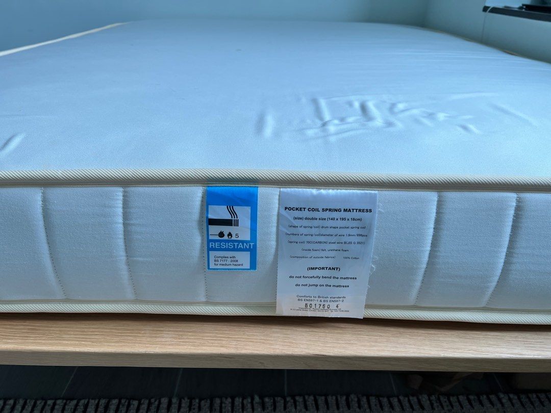 MUJI Double Bed and Mattress, 傢俬＆家居, 傢俬, 床架及床褥 - Carousell