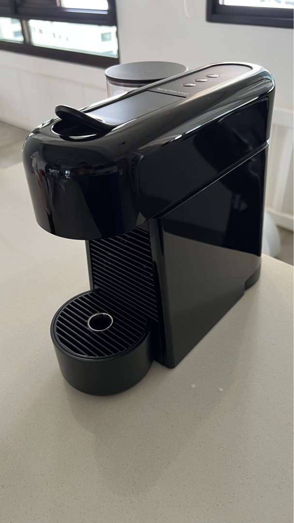 Nespresso Essenza Plus Limousine Black, TV & Home Appliances, Kitchen ...