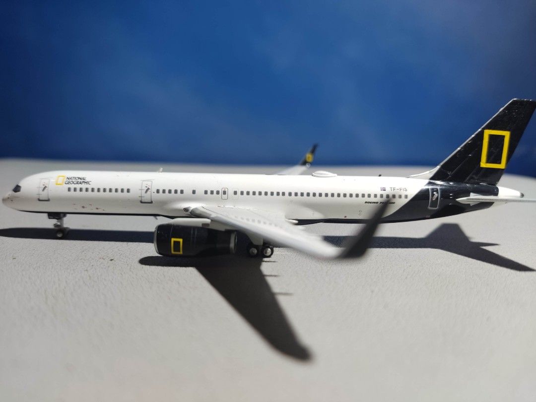 NG- BOEING 757-200 (TF-FIS) National Geographic Livery, Hobbies & Toys ...