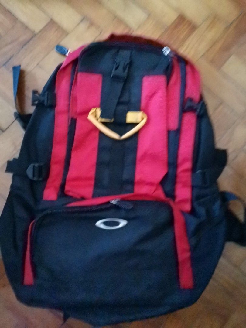 Oakley Backpack, Men's Fashion, Bags, Backpacks on Carousell