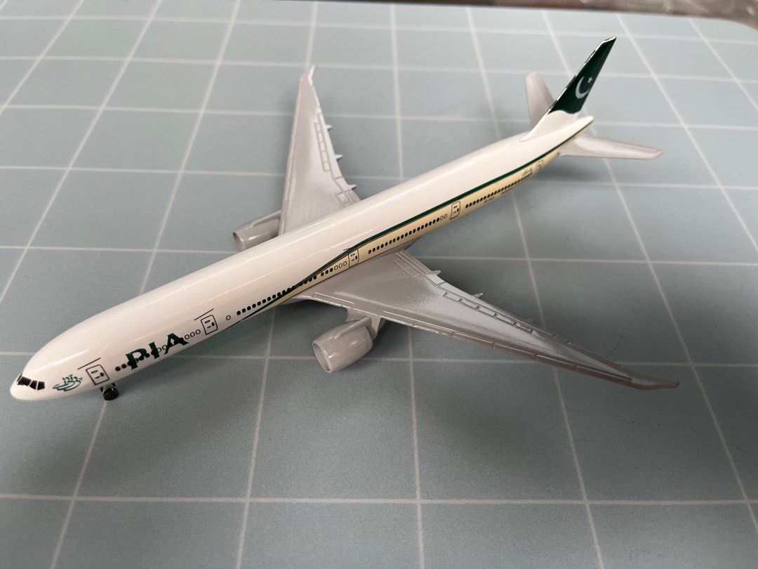 Pakistan Airlines Boeing 777-300er model plane, Hobbies & Toys, Toys ...