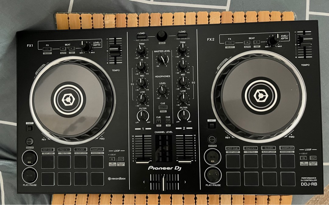 Pioneer DJ DDJ 200, Audio, Other Audio Equipment on Carousell
