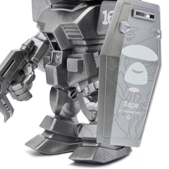 [Preorder]AAPE x Bandai Gundam Figure RX-78-2, Hobbies & Toys, Toys ...