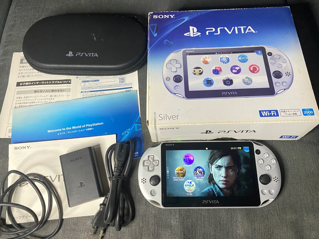 PS VITA SLIM SILVER RARE 64gb henkaku enso, Video Gaming, Video Game ...