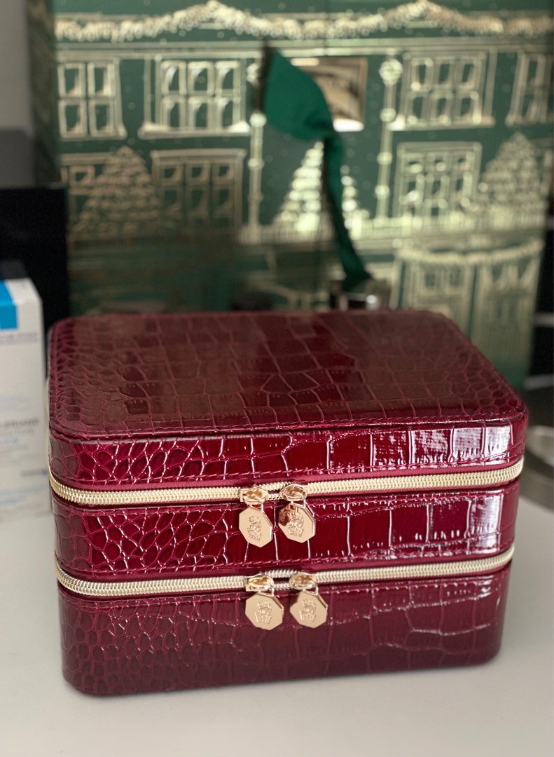 Ritz Carlton mooncake box, Furniture & Home Living, Kitchenware ...