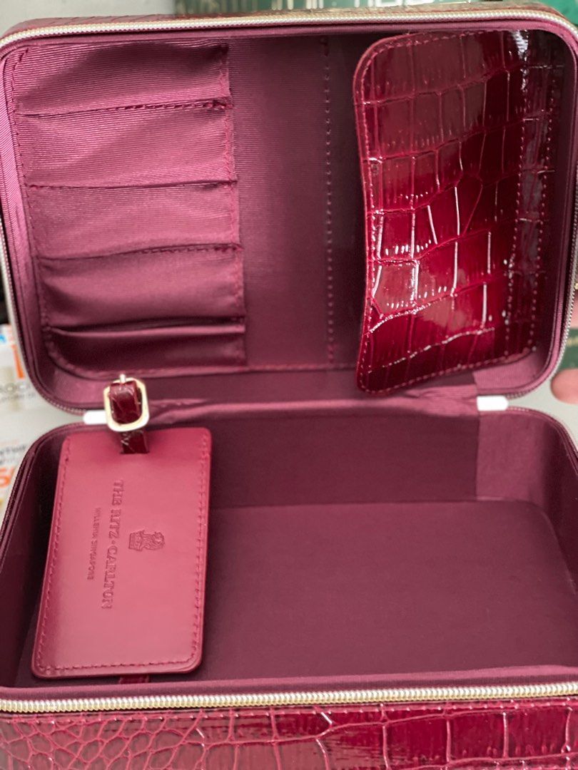 Ritz Carlton mooncake box, Furniture & Home Living, Kitchenware ...