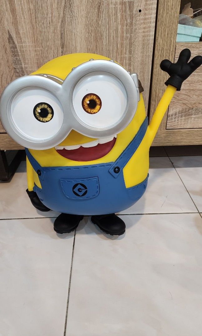 Singapore universal Limited edition minions piggy bank, Hobbies & Toys ...