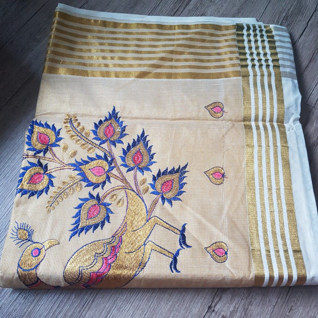 Soft silk Mallu Saree, Women's Fashion, Dresses & Sets, Traditional ...