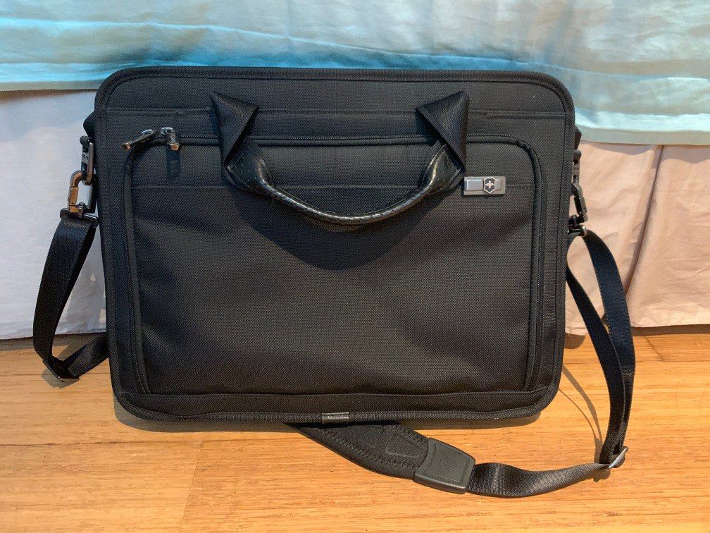 Victorinox laptop work bag black, Computers & Tech, Parts & Accessories ...