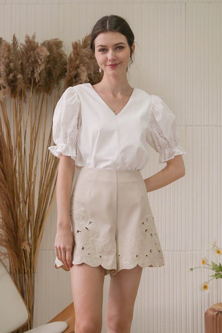 The Willow Label Simone Cutout Top in White, Women's Fashion, Tops ...