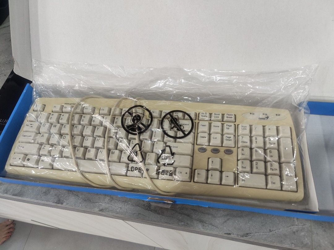 Free wired USB keyboard, Computers & Tech, Parts & Accessories ...
