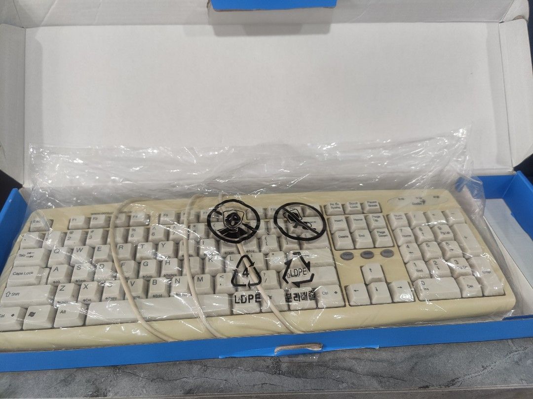 Free wired USB keyboard, Computers & Tech, Parts & Accessories ...