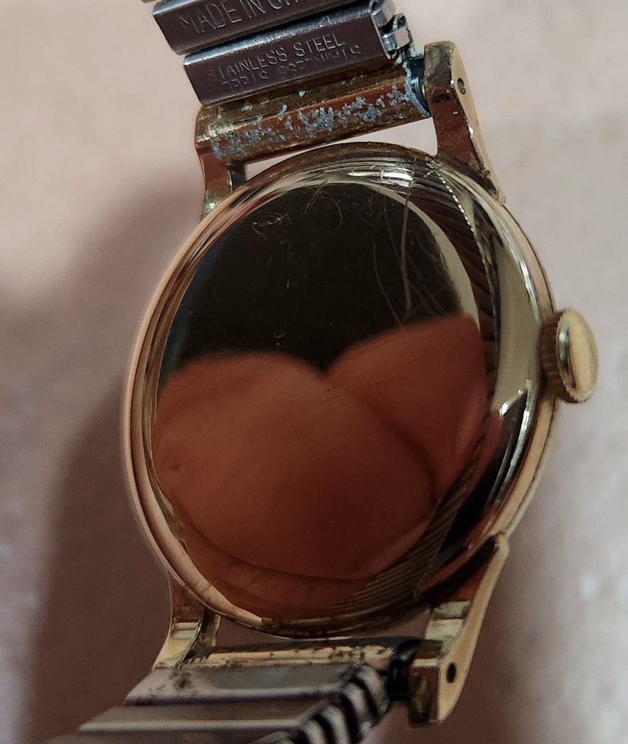 Vintage EVERITE 9ct gold watch, Hobbies & Toys, Memorabilia ...