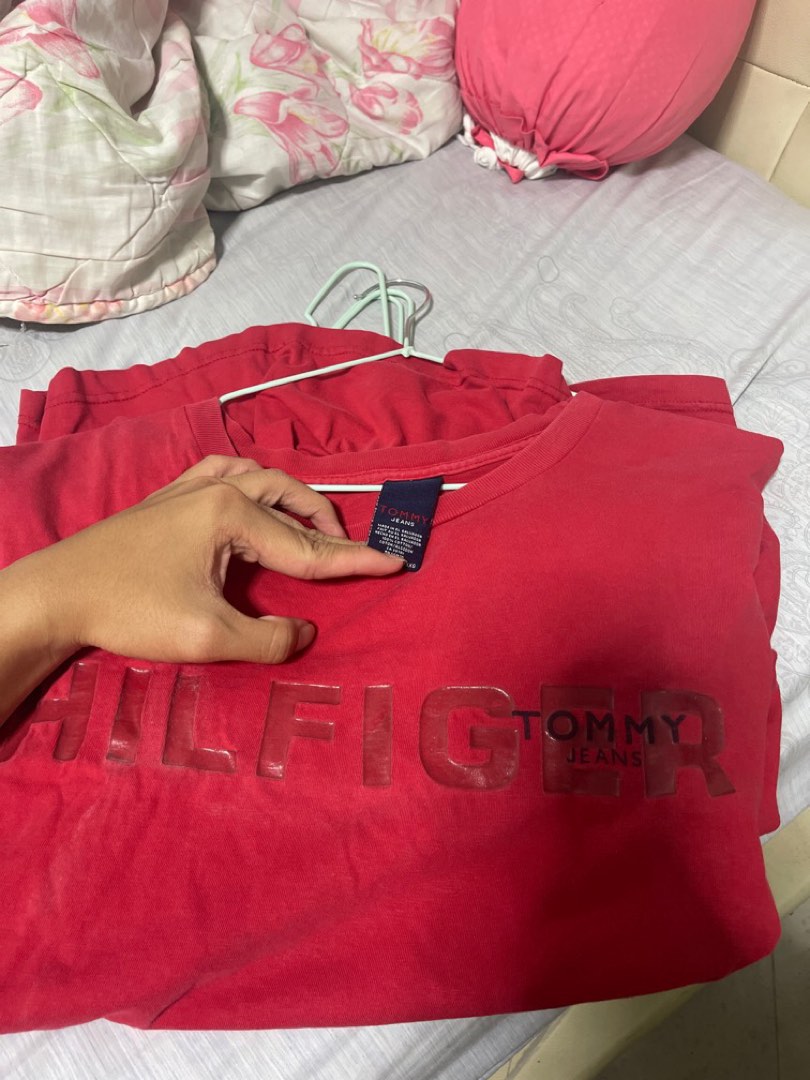 Vintage Tommy tee, Men's Fashion, Tops & Sets, Tshirts & Polo Shirts on Carousell