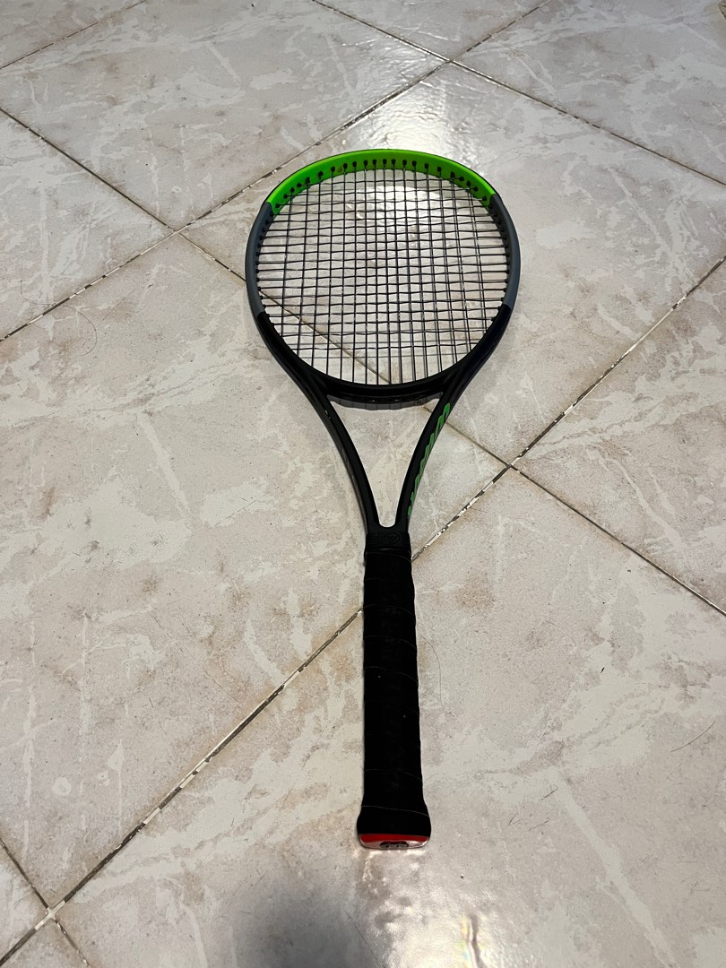 Wilson Blade 98 V7, 16x19, L2 Grip, Sports Equipment, Sports & Games ...