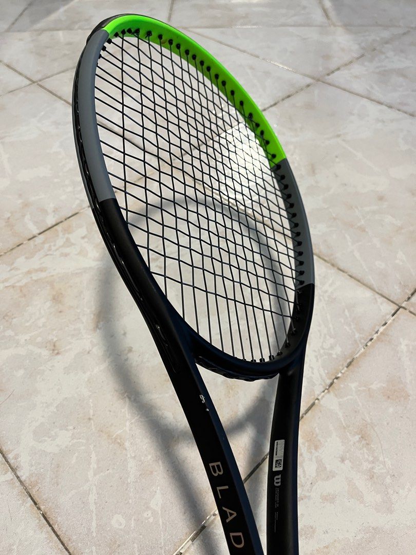 Wilson Blade 98 V7, 16x19, L2 Grip, Sports Equipment, Sports & Games ...