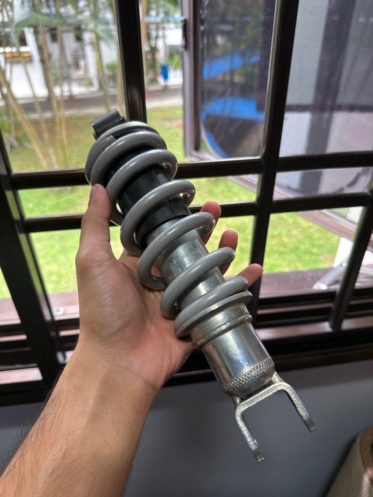 Yamaha R15 V3 stock mono shock/rear suspension, Motorcycles, Motorcycle ...